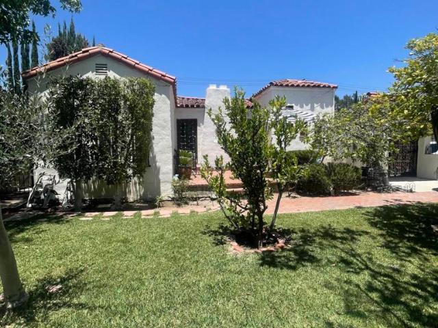 2467 E Villa Street