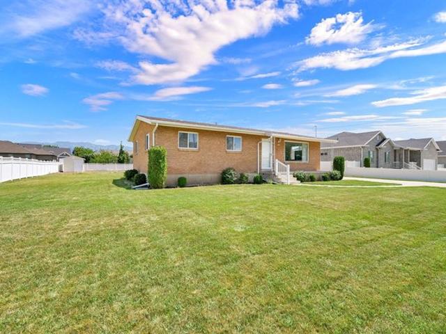 2467 S 2000 W, Syracuse, UT 84075