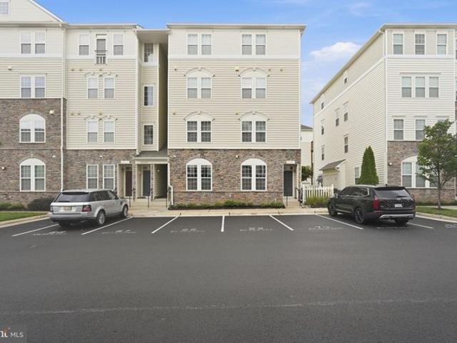 24682 Byrne Meadow Sq Unit 5 104, Aldie, VA 20105