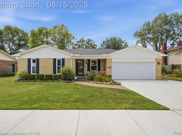 24686 Blanche St, Brownstown Township, MI 48134