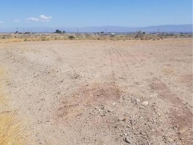 2468 Cedar Ave, Salton City, CA 92274 | MLS #SW23122