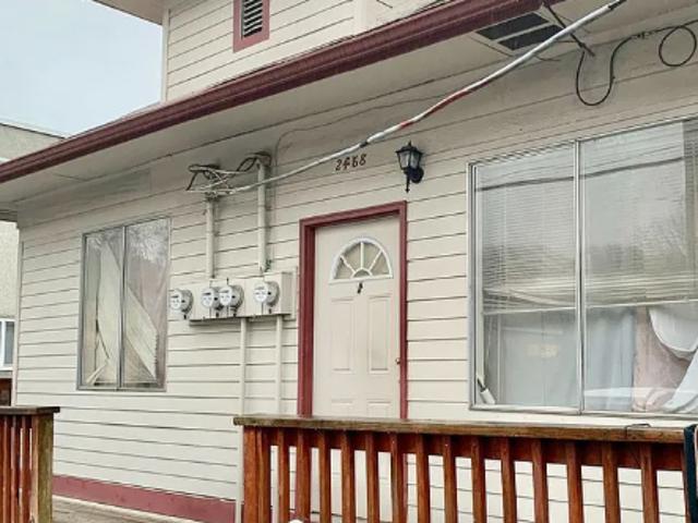 2468 S College St, 2 beds, 1 full bath