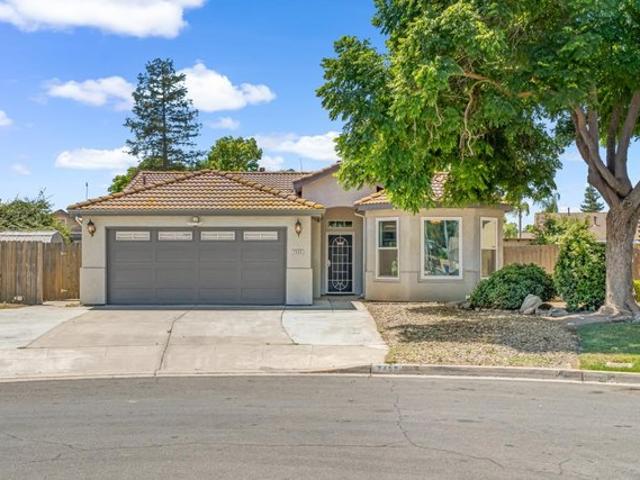 2468 S Phillip Ave, Fresno, CA 93727