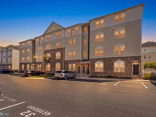 24691 Lynette Springs Ter Apt 303, Aldie, VA 20105