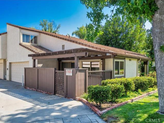 24698 Sand Wedge Ln, Valencia, CA 91355 | MLS #SR26084 | Compass