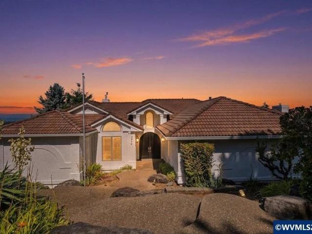 2469 Crestmont Cir S, Salem, OR 97302