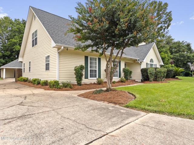 2469 Greenview Drive