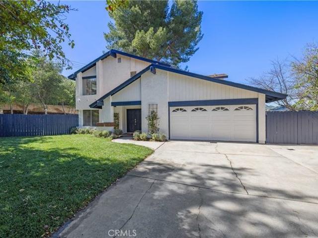 24603 Little Oak Ln, Newhall, CA 91321