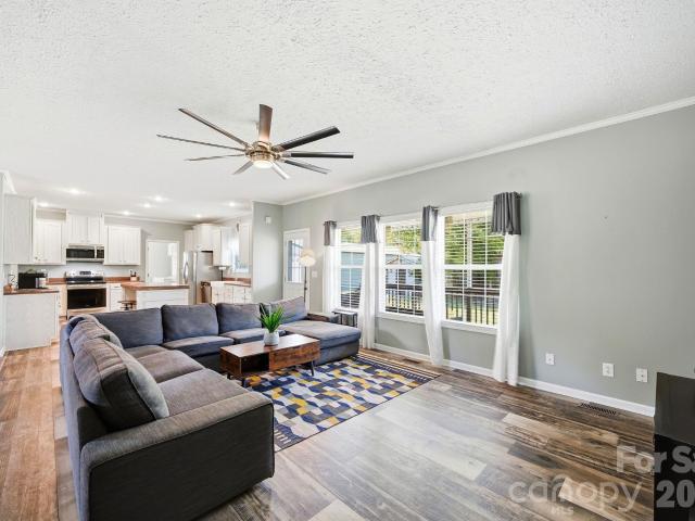 2460 Buffalo Hills Drive