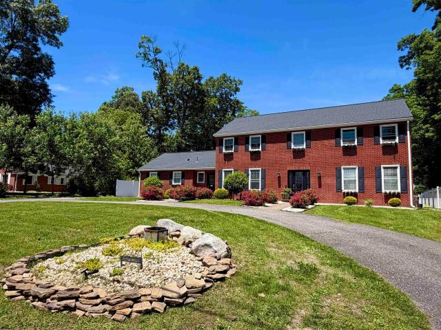 2460 Buttonwood Drive