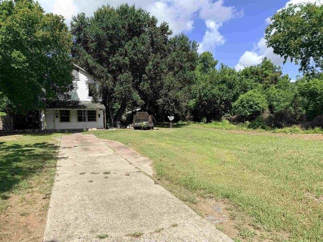 2460 Emile St, Beaumont, TX 77701