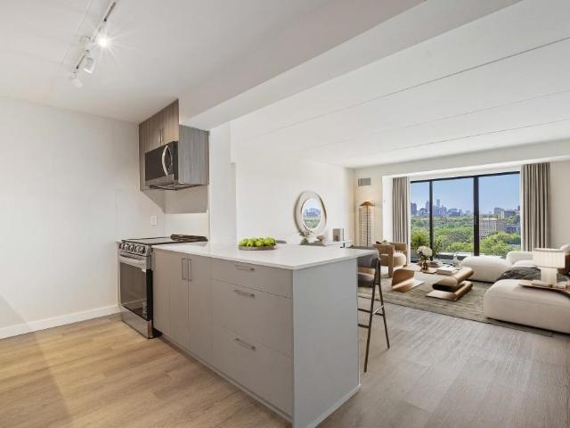 2460 Peachtree Road NE 1404