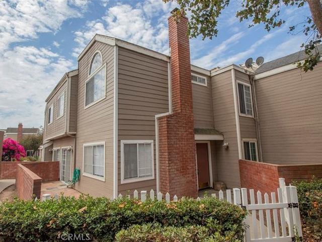 2460 Village Grn, Santa Maria, CA 93455