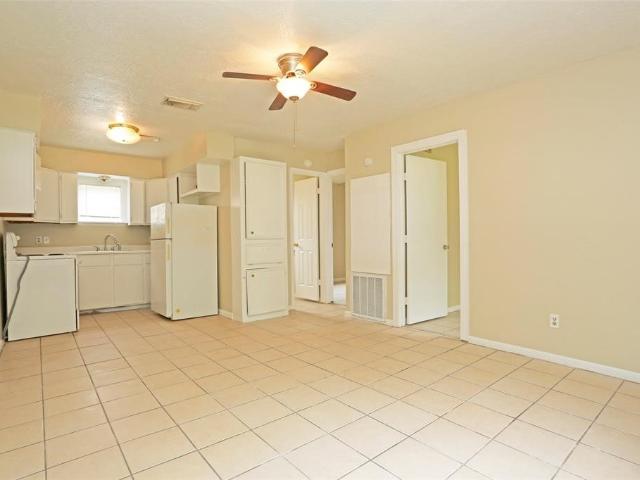 2460 W Shane Street 2