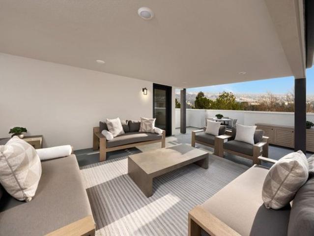 2460 Willow Way, San Mateo, CA 94403