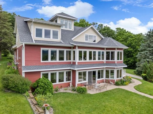 24610 3rd St, Trempealeau, WI 54661