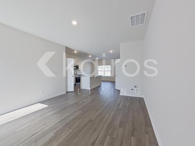 2461 Banyon Circle