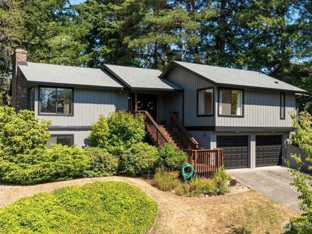 2461 Park Hill Dr, Longview, WA 98632