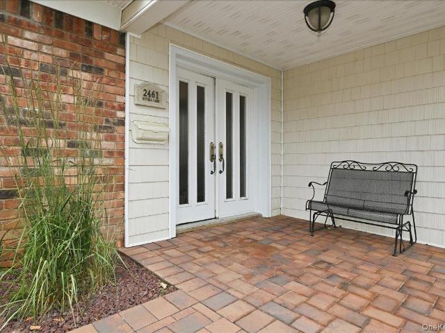 2461 Riviera Lane