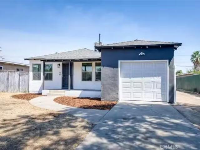 2461 S POPPY AVE, FRESNO, CA 93706