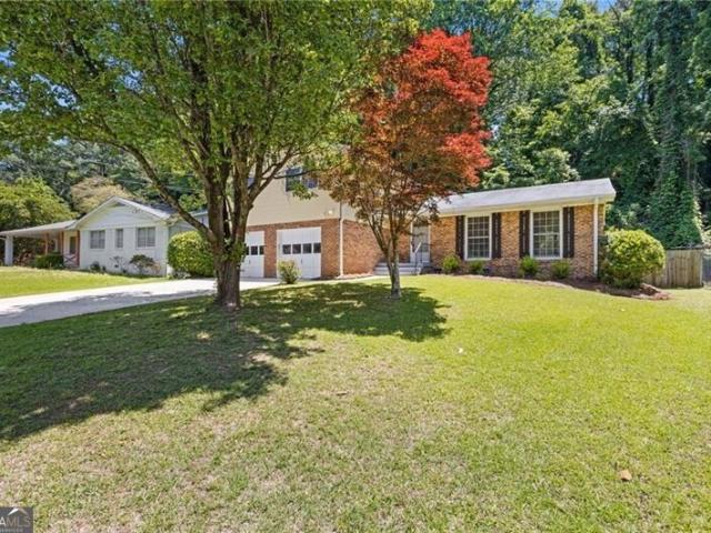 2461 Woodside Way