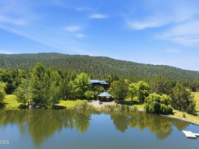 24624 Schaupp Rd, Klamath Falls, OR 97603
