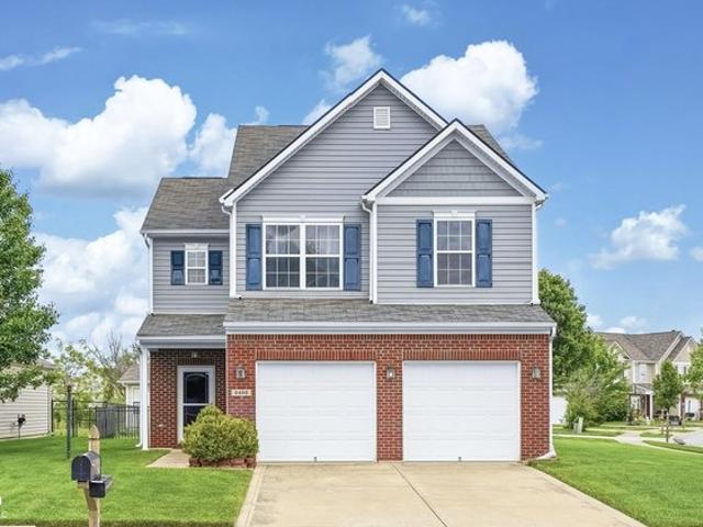2462 Middle View Dr, Columbus, IN 47201