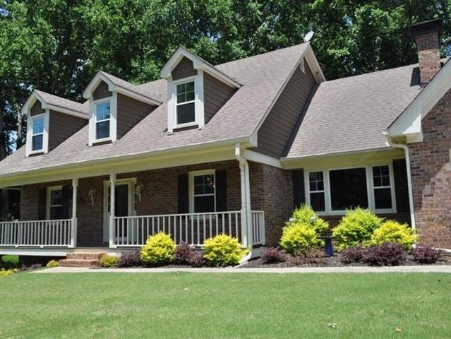 2462 Midvale Forest Dr, Tucker, GA 30084
