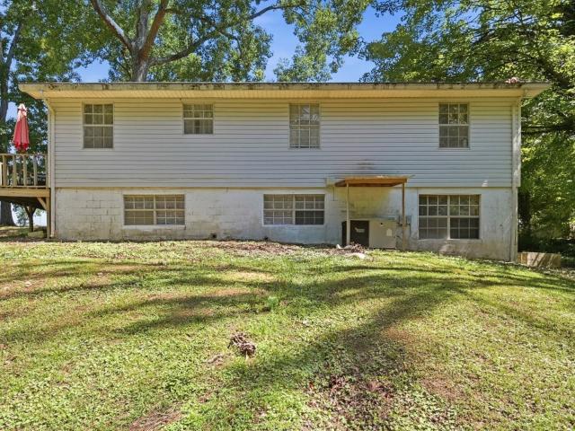 2462 Oak Cir SW