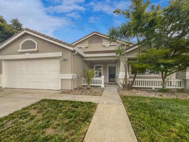 2462 Briarcliff Dr, Stockton, CA 95206
