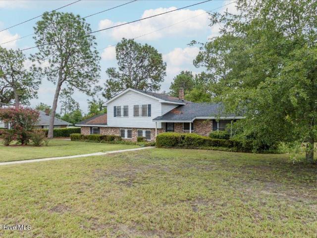 2462 Leslie Circle