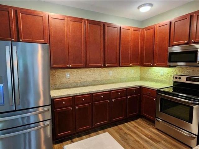 2462 Leytonstone DR