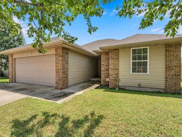 2462 W Cedar Creek Dr, Springfield, MO 65803