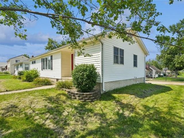 2462 10th Ave, Marion, IA 52302