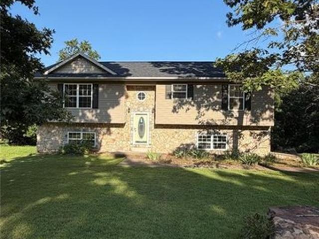 24630 Taylor Ln, Saint Robert, MO 65584