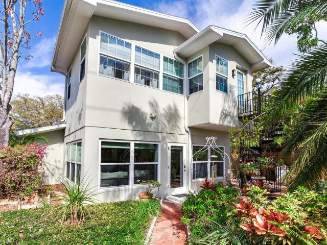 246 22nd Ave NE, St. Petersburg, FL 33704 | MLS #TB8381 | Compass