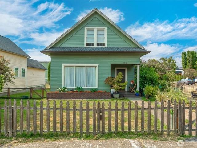 246 4th Ave NW, Puyallup, WA 98371