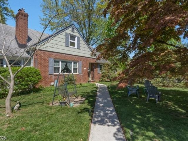 246 4th St, Dunellen, NJ 08812