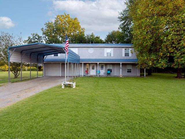 246 Country Club Blvd N, Canadian, OK 74425