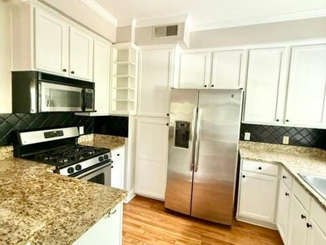 246 Carlyle Park Drive NE