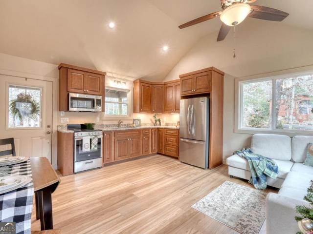 246 Chimney Ridge