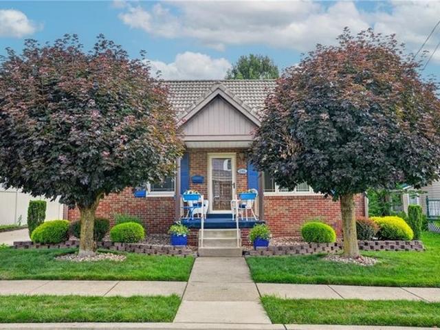 246 Arthur St, Zelienople, PA 16063