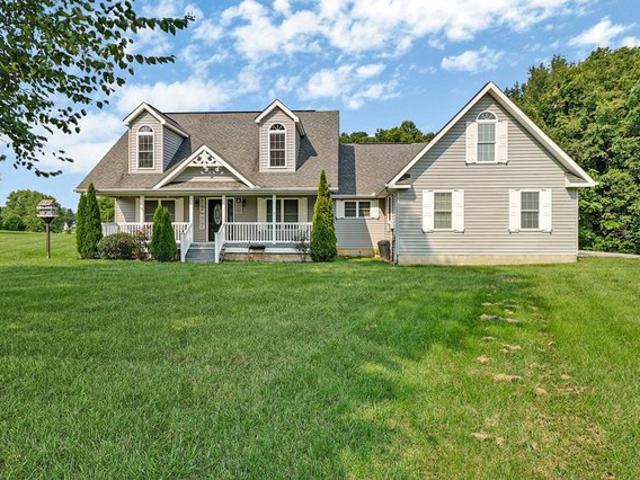 246 Autumn Dr, Crossville, TN 38571