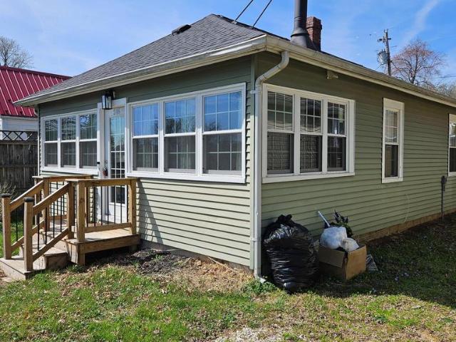 246 Bay Avenue
