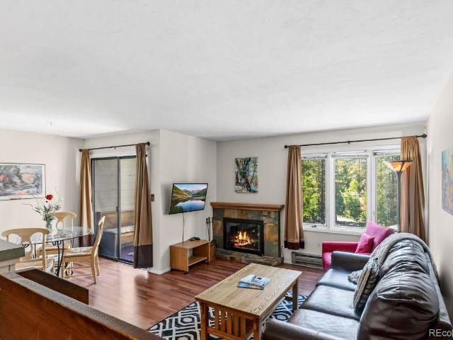 246 Broken Lance Dr # 402