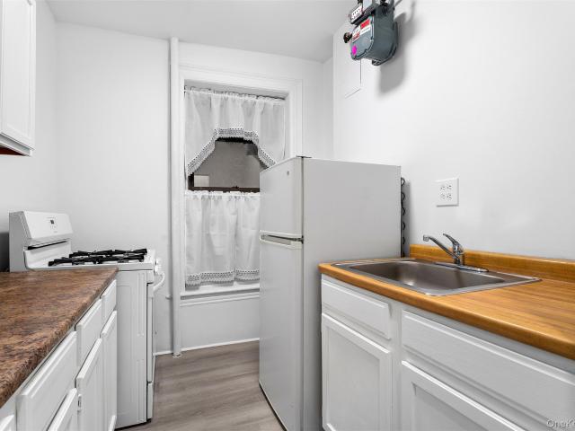 246 E 51st Street 8