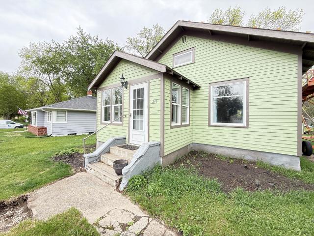 246 E Rooney Avenue
