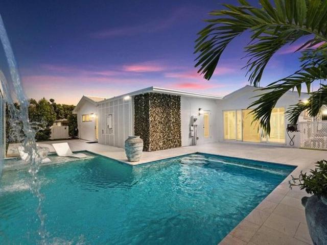 246 Elwa Pl, West Palm Beach, FL 33405