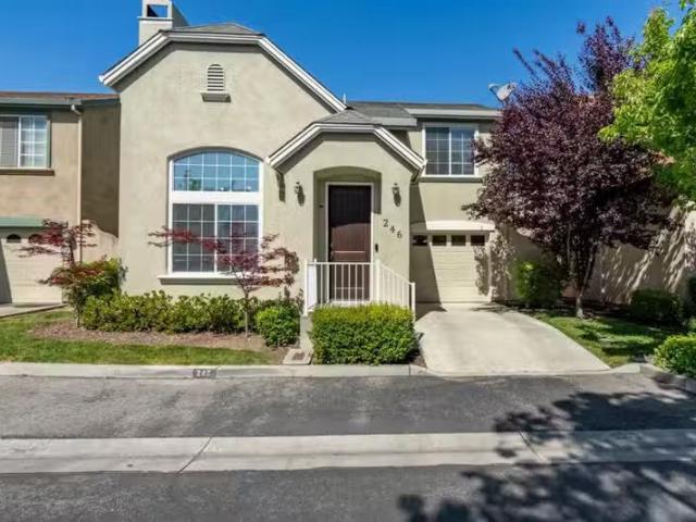 246 HOLLAND CIR, HOLLISTER, CA 95023 Single Family Residence F.