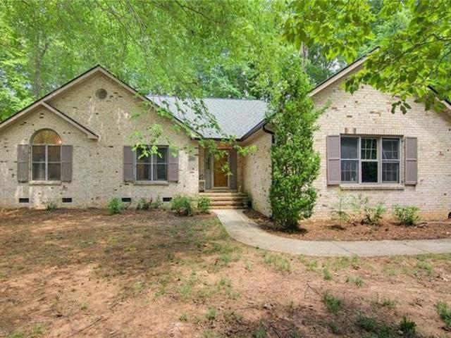 246 Hunters Glen Dr, Summerfield, NC 27358
